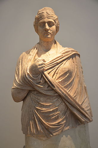 Faustina the Elder – Team Queens